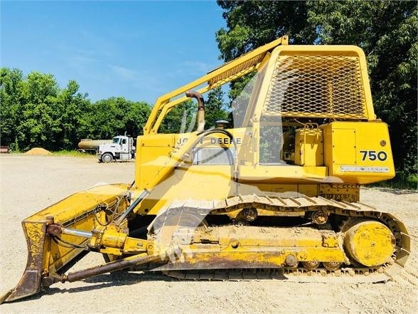 John Deere 750C