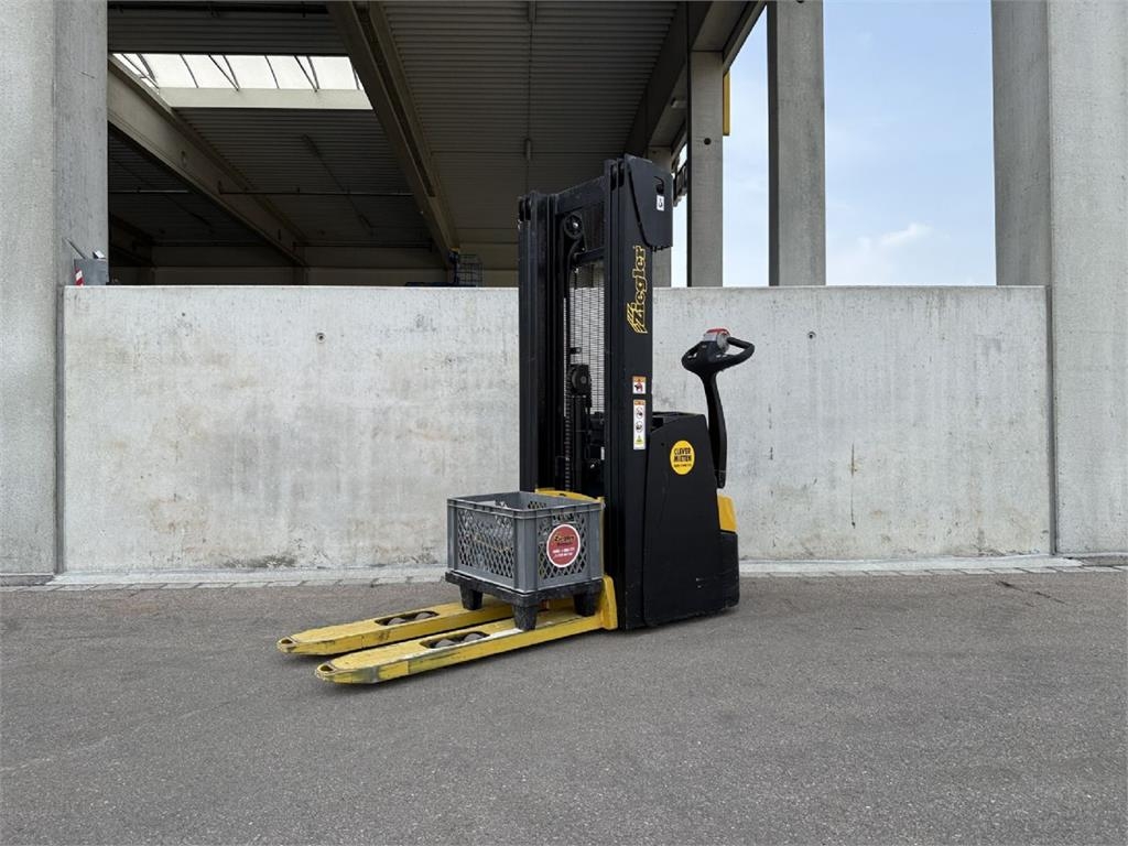 Yale MS12AC - Pedestrian stackers - Material Handling - Yale
