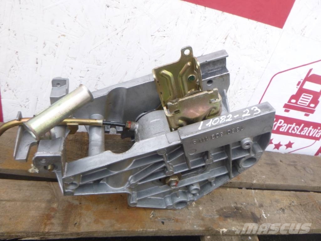 Iveco Stralis steering column bracket 500355285, 2004, RĪGA, Lettland ...