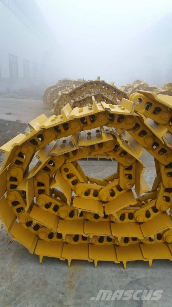 Used Komatsu D65EX-12 track shoe assembly tracks Year: 2017 for sale ...
