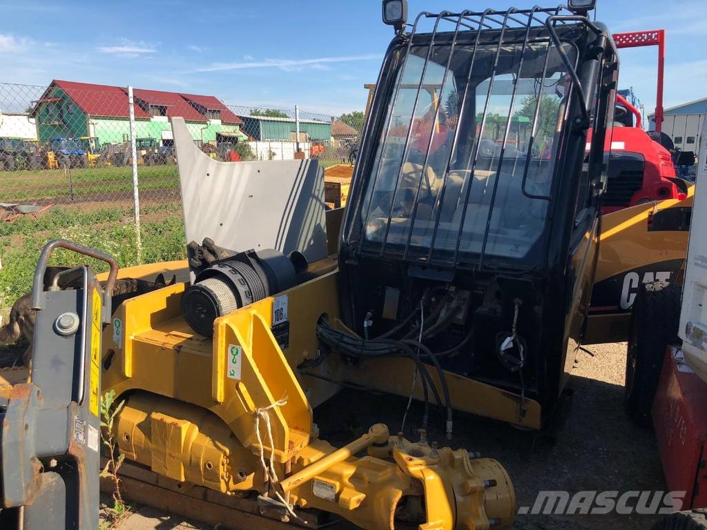 Caterpillar TH 220 B FOR PARTS, 2004, Romania - Used telehandlers for ...