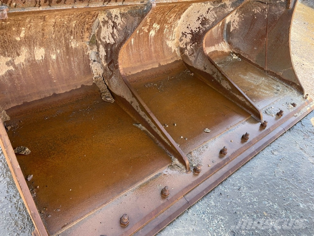 Euro Fab 110MM Grading Bucket to suit 50 - 55 ton Excav, 2021 ...