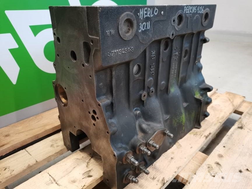 Merlo P 30.11 hull engine Perkins 4.236}, , Polen - Gebrauchte Motoren ...