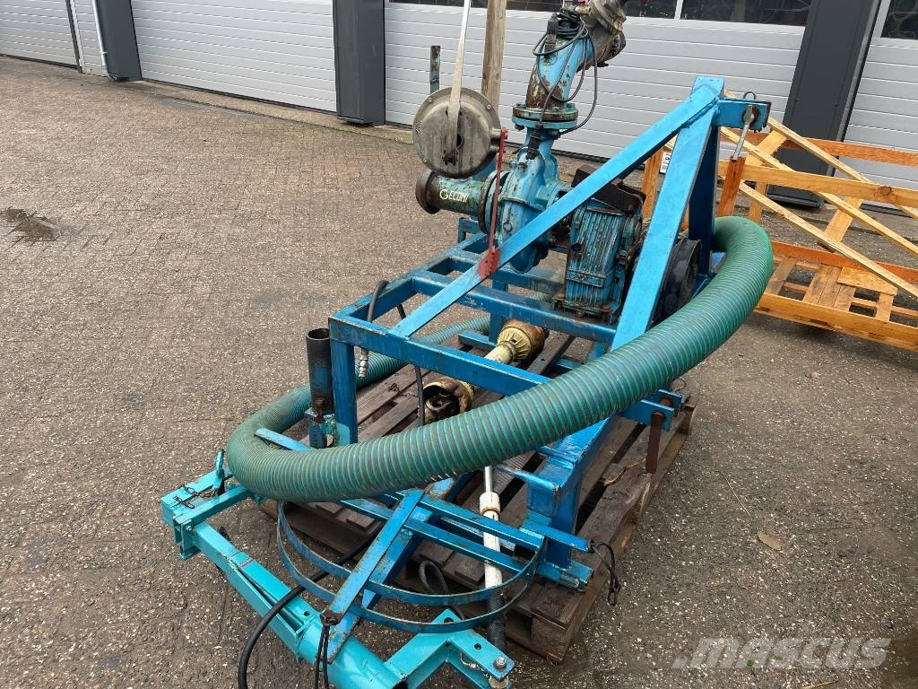 Caprari pomp op bok met hydraulische lift MEC-D3/65B, Heijningen, Noord ...