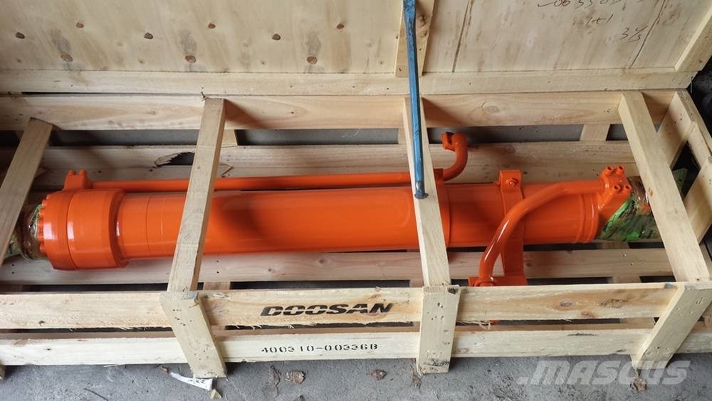 Liebherr Liebhher Grease Liebherr designation 11114605, 2022, Poznań ...