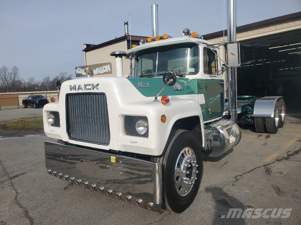 Mack R700, 1975, United States - Used cab & Chassis - Mascus USA