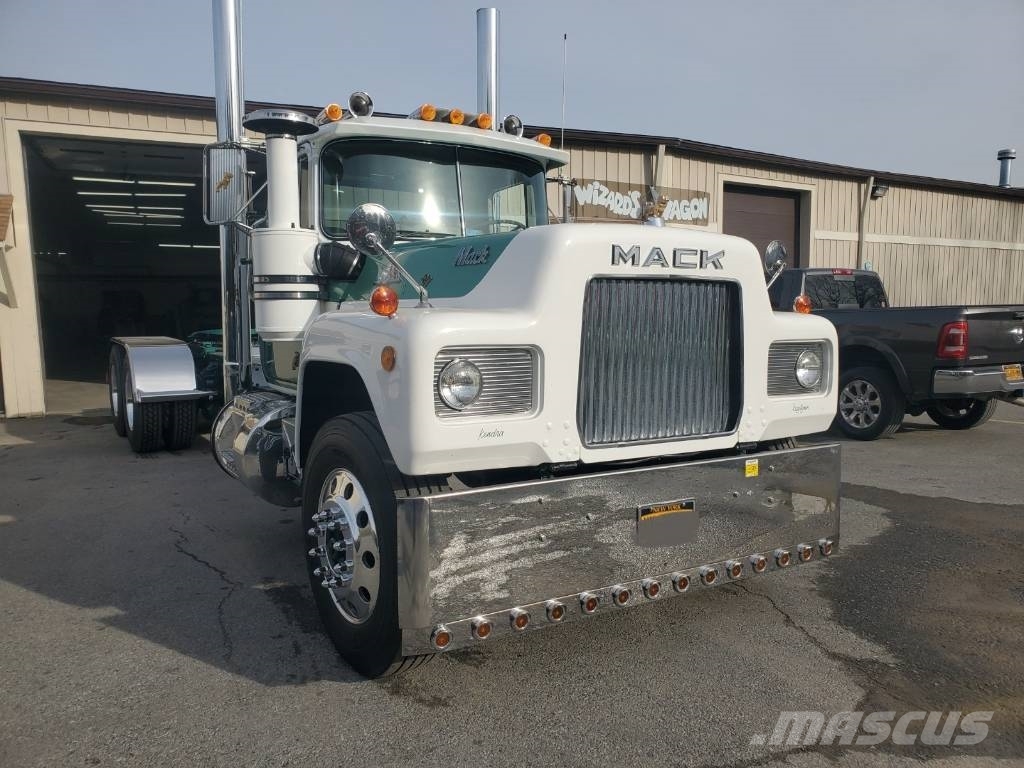 Mack R700, 1975, United States - Used cab & Chassis - Mascus USA