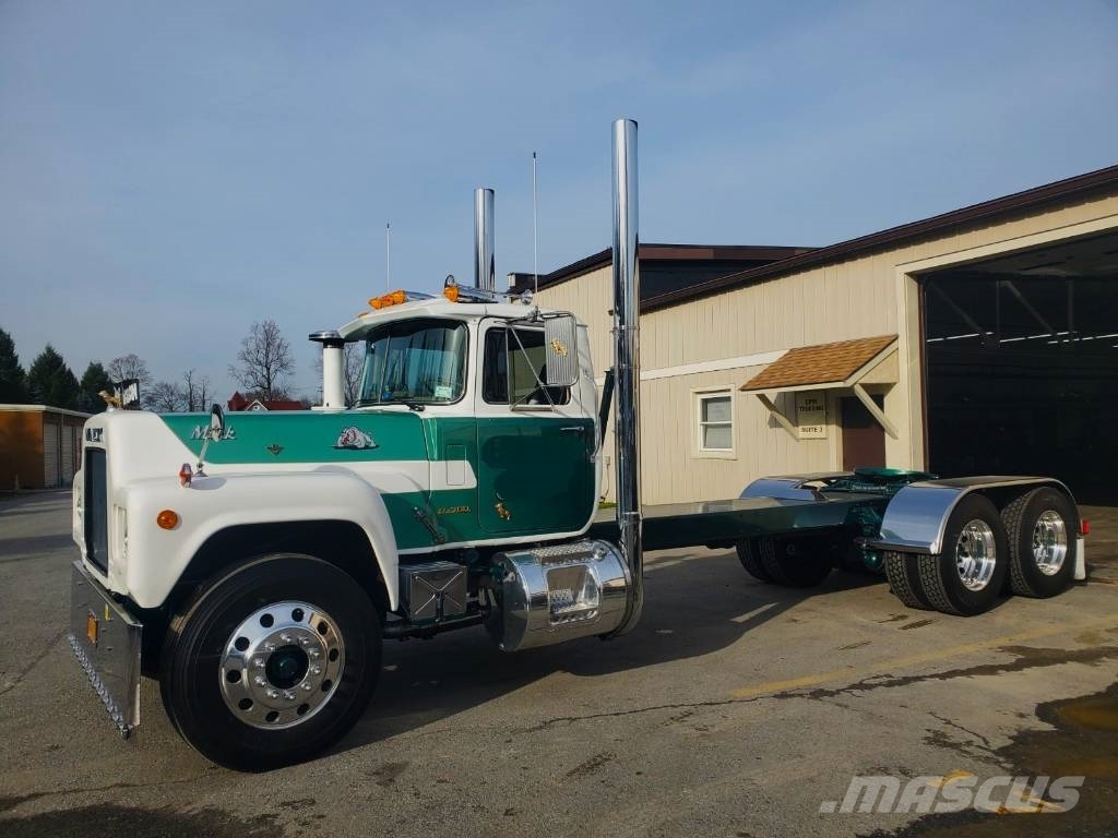 Mack R700, 1975, United States - Used cab & Chassis - Mascus USA
