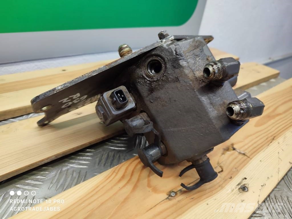 Claas Ares 630 RZ hydraulic distributor, wilkowo, wielkopolskie, Polen ...