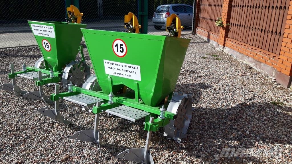 Bomet Two-row potato planter/Planteuses à deux rangs, 2022, 15-587 ...
