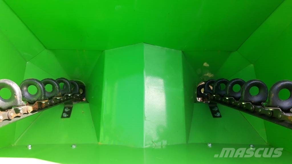 Bomet Two-row potato planter/Planteuses à deux rangs, 2022, 15-587 ...