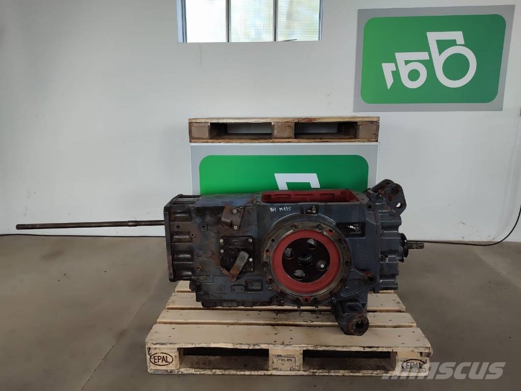 New Holland Rear drive axle 5173156 NEW HOLLAND M135, Polen ...