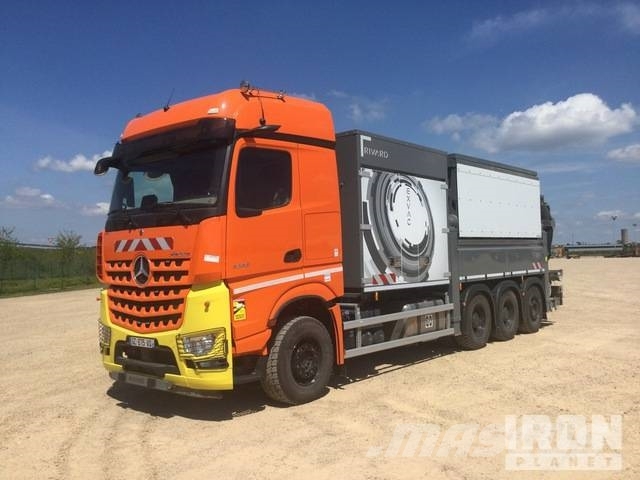 Rivard - Mercedes-Benz EXVAC - Arocs 3253 8x4