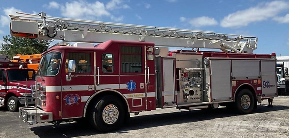 2003 PIERCE SKY BOOM 65 FT LADDER FIRE TRUCK, 2003, Bartow, Florida ...