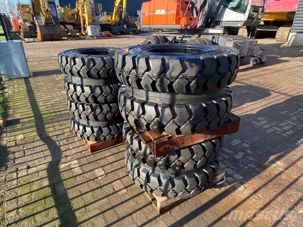 Trellerborg 1000x20 Solid tyres 1000X20 Solid Tyre, 2024, Cuijk, Noord-Brabant - używane koparki ...