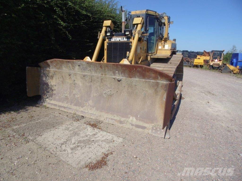Caterpillar D6 LGP med rivare med nästan ny undervagn, i orgin, 2006 ...