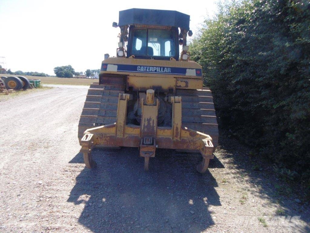 Caterpillar D6 LGP med rivare med nästan ny undervagn, i orgin, 2006 ...