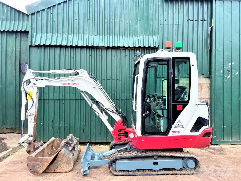 Takeuchi TB225, 2018, Grossbritannien - Gebrauchte Minibagger