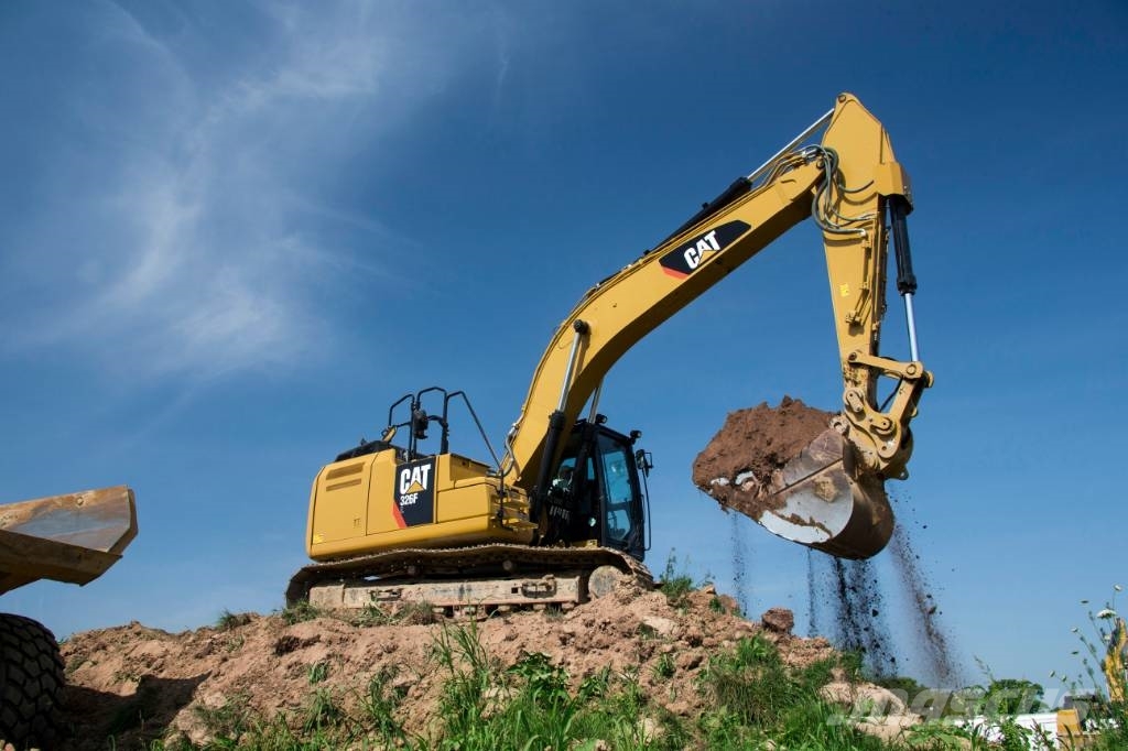 Caterpillar 326 F, 2019, Göteborg/Linnarhult, Sverige - Brugte ...