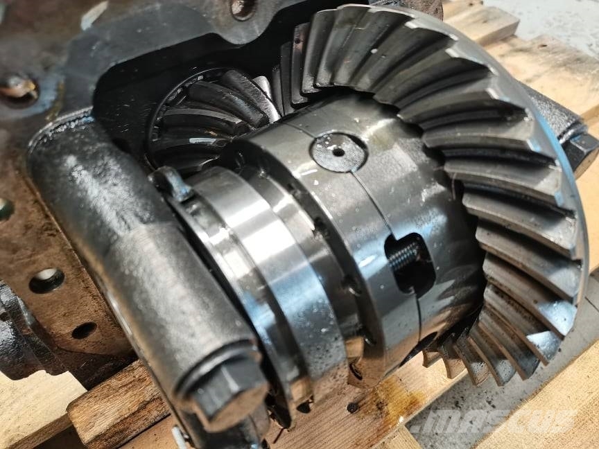 Weidemann T 6027 {Carraro 26.16} differential, , Polen - Gebrauchte ...