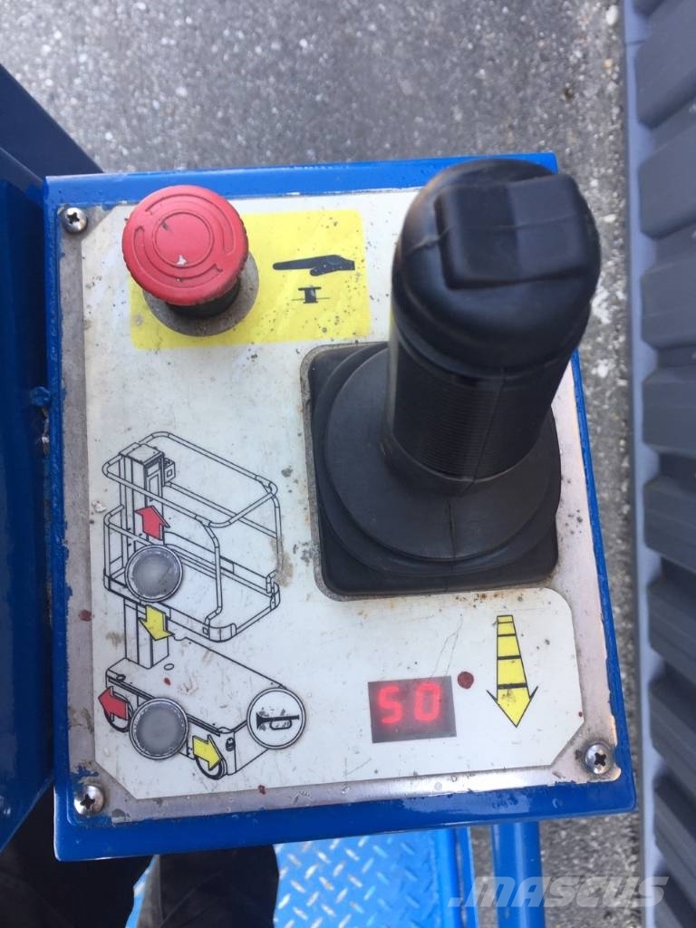 UpRight TM12, 2009, Dinamarca - ascensores para personal y montacargas ...