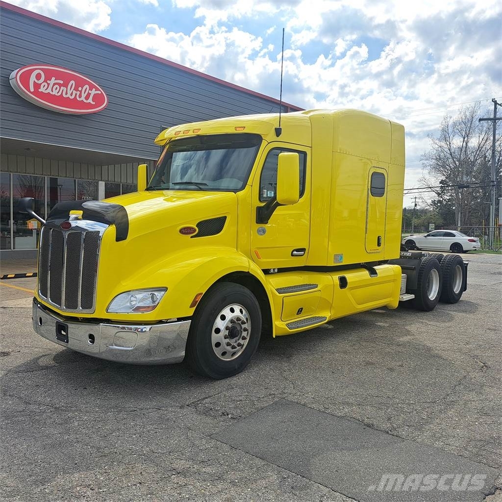 Quick Spin Peterbilt Model 579 Ultraloft Sleeper Test Drive: Peterbilt ...
