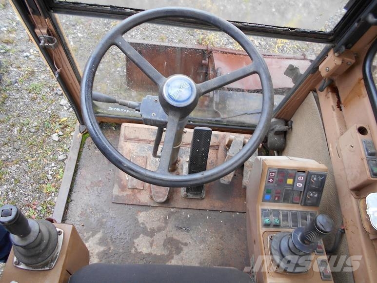 Caterpillar 212B FT, 1992, Karlovac, Kroatija - Lietots ratiniai ...