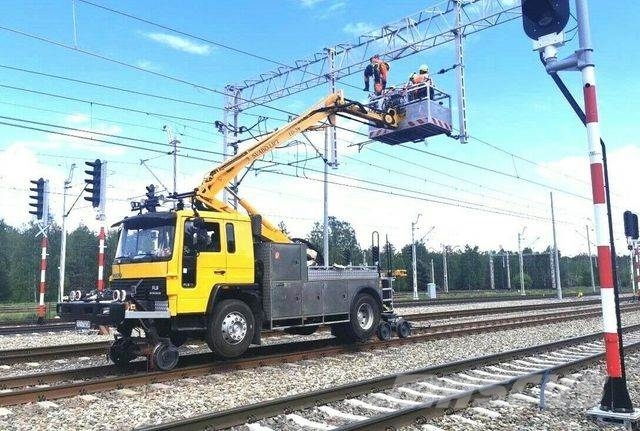 Volvo F 6 RAIL ROAD Platform Schienen TWO WAY, 1990, Poland - Used ...