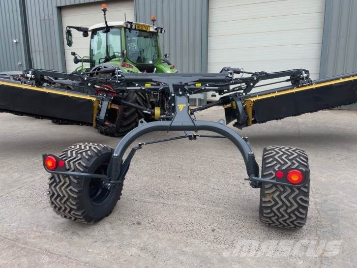 Tanco M10A rear and M3A front Autocut triple mowers, , Royaume-Uni - d ...