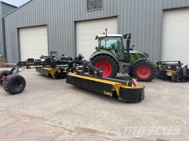 Tanco M10A rear and M3A front Autocut triple mowers, , Reino Unido ...