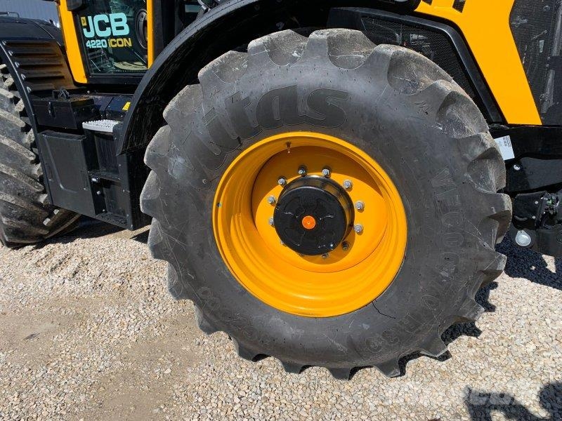 JCB Fastrac 4220 ICON + Frontlader Q7S, 2023, Parsberg, Deutschland ...