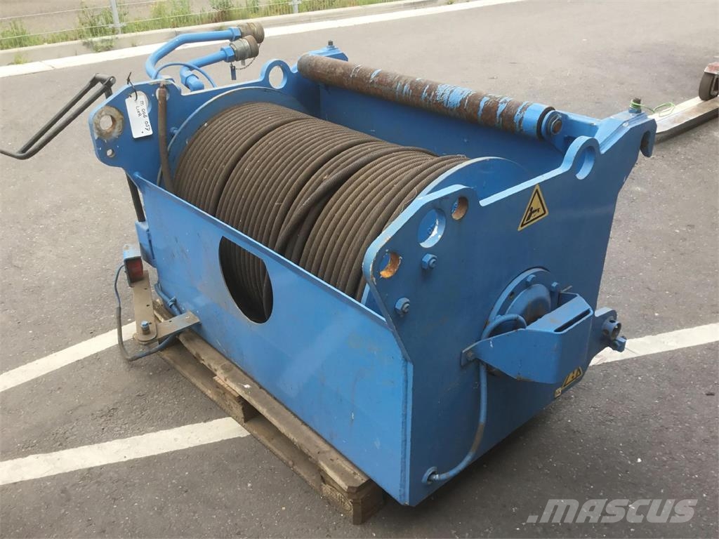 Terex Demag Demag AC 200 winch