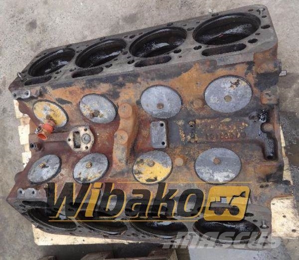 Harvester Block Engine / Motor Harvester V800 6766, 2000, Kojszówka ...